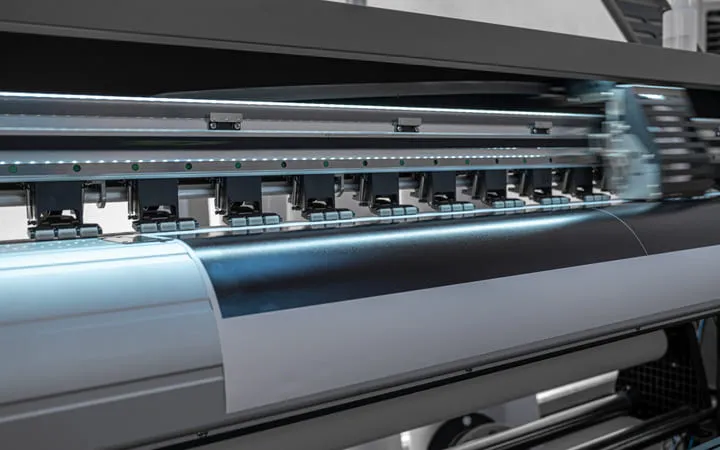 Creasing of printed products in the digital printing process