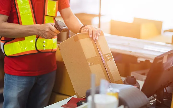 Effiziente Logistik: Die Bedeutung von Etiketten | Labelprint24